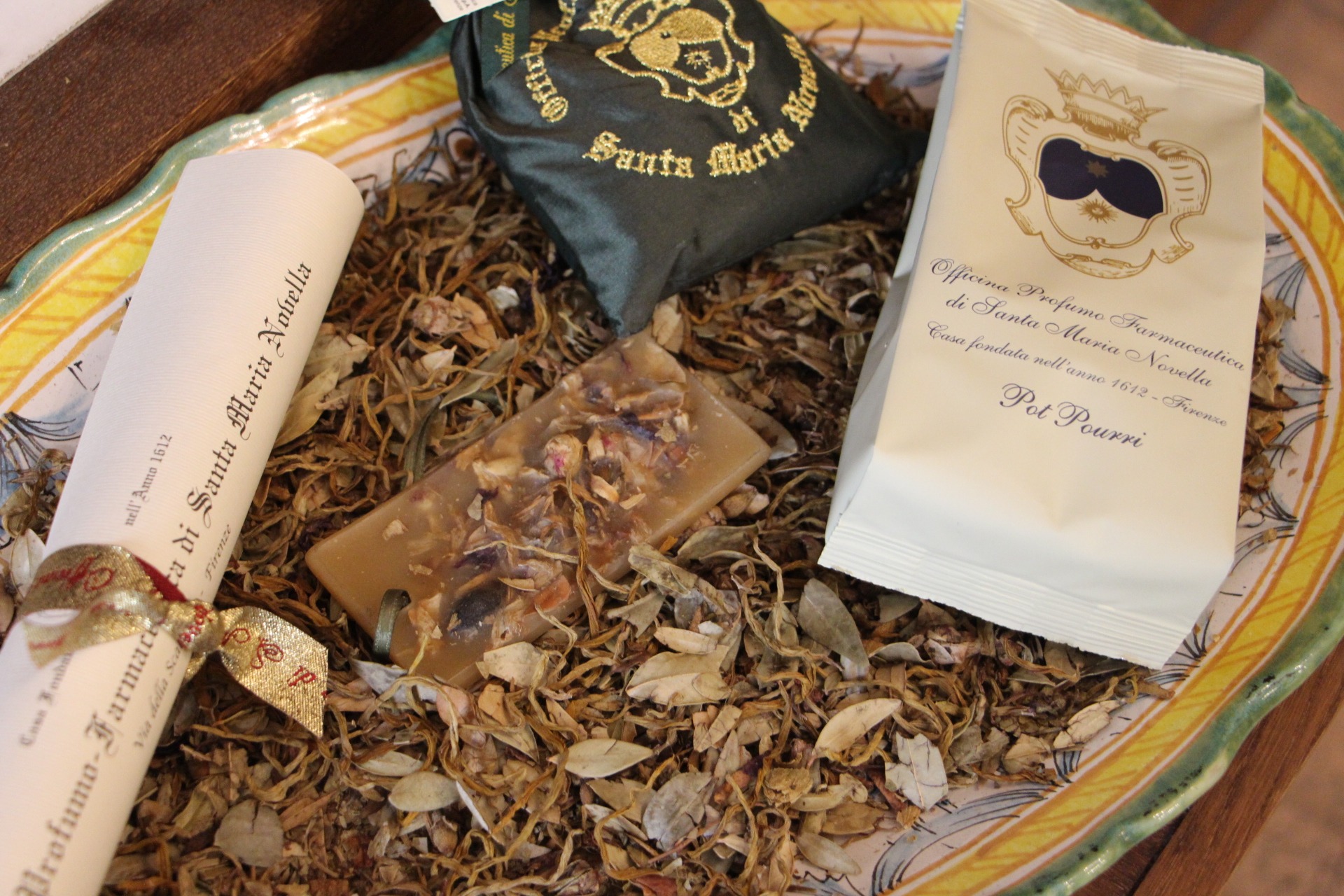 SANTA MARIA NOVELLA POT POURRI REVIEW The Black Narcissus, 51% OFF